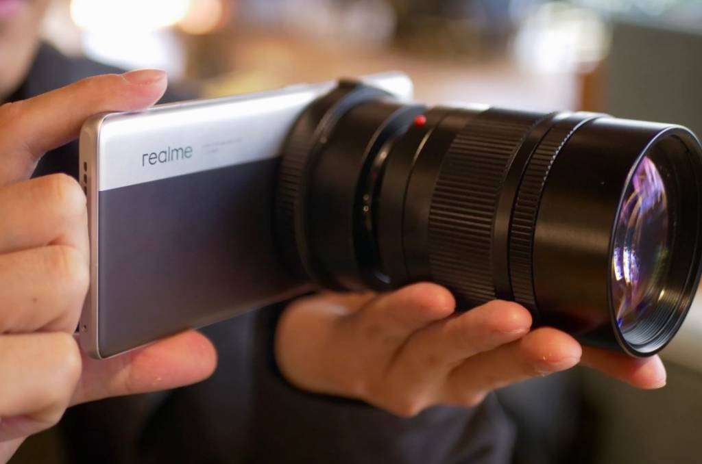 Realme показала концепт смартфона з великими змінними об'єктивами – | iTechua