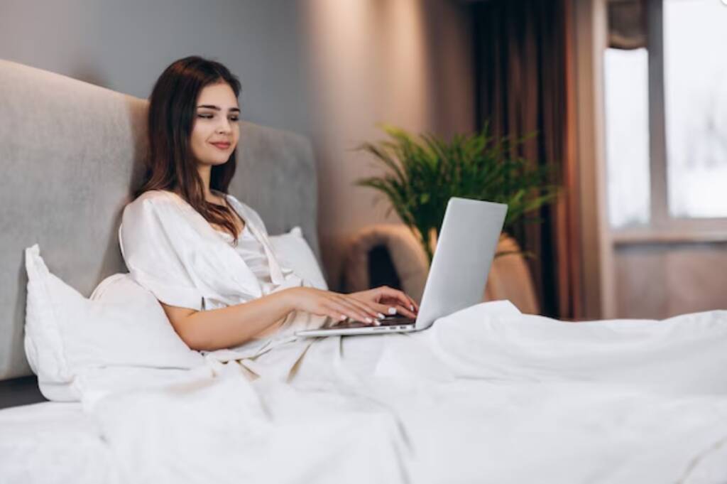 Чому не варто використовувати ноутбук у ліжку – Статті | iTechua