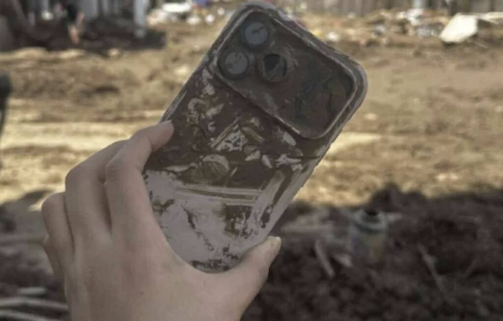 iPhone 17 Pro Max витримав наслідки тайфуну на Філіппінах – Смартфони | iTechua